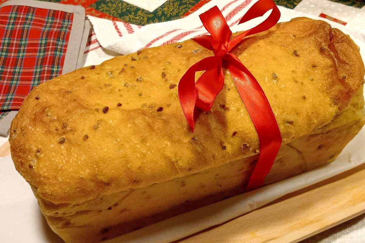 Pane ai pistacchi: speciale nel gusto e nella forma - Ricetta di Oggi